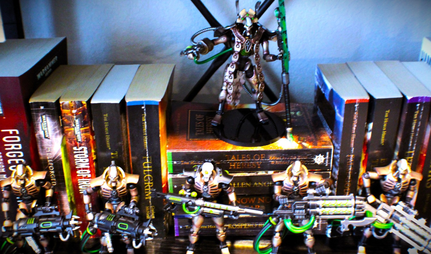 JOYTOY Warhammer 40k 1: 18 Necrons Szarekhan Dynasty
